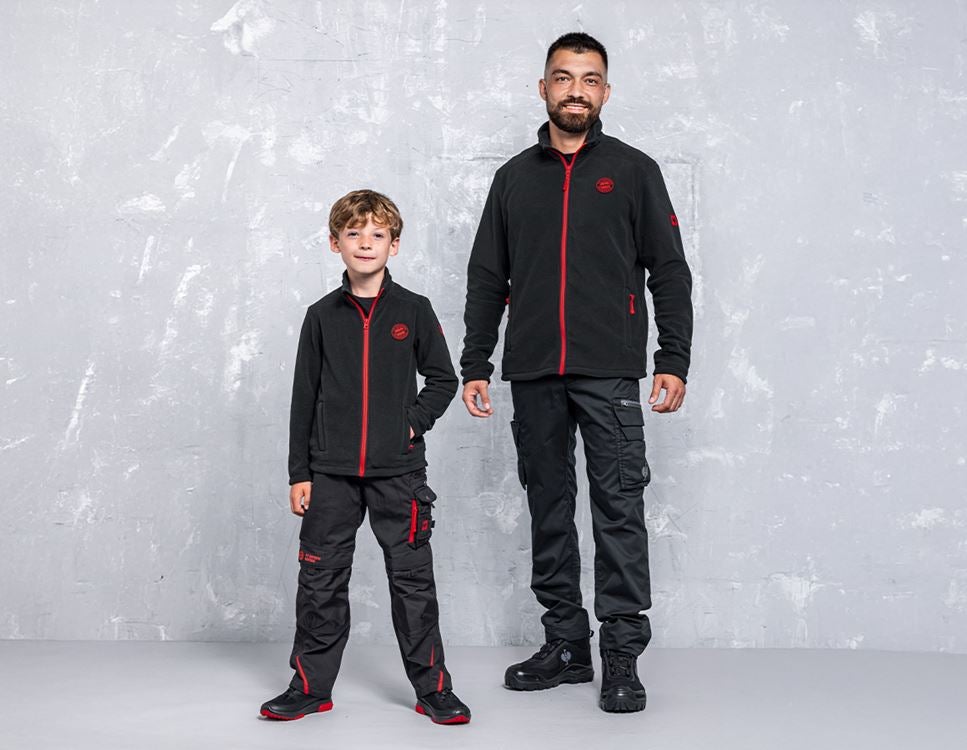 FCB FLEECE JACKET KIDS black/straussred | Strauss