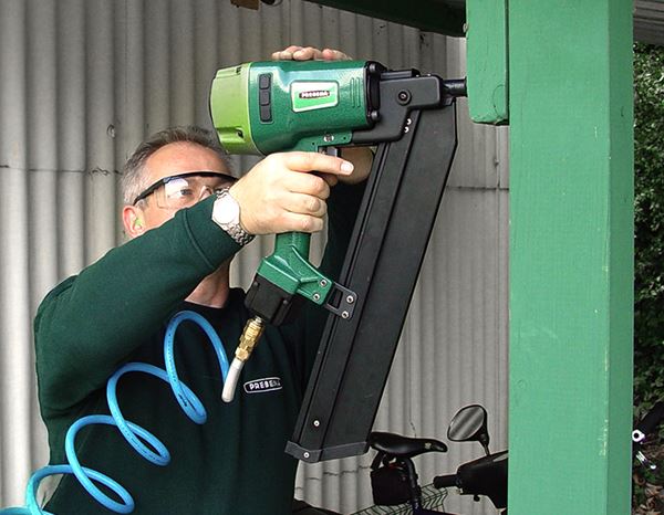 Druckluftnagler 7XR-RK90 + Rundkopfnägel Typ RK | Strauss